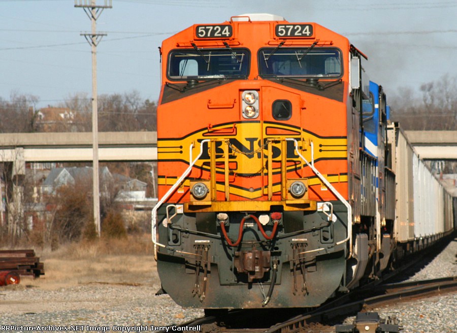 BNSF 5724